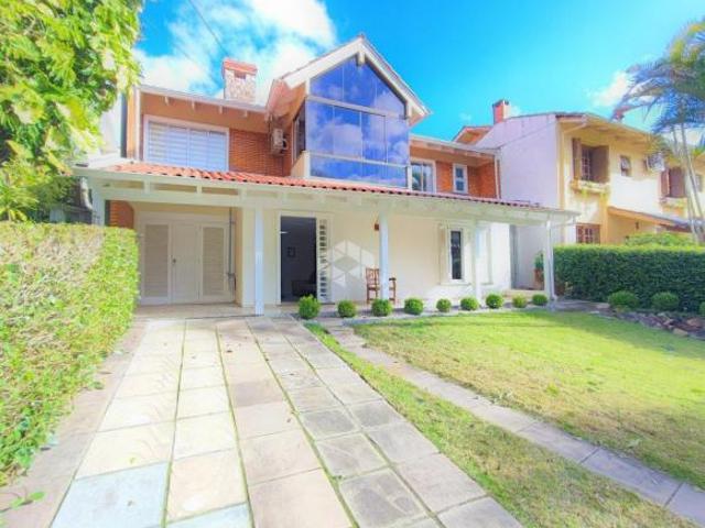 Ótima casa em condomínio no bairro Ipanema