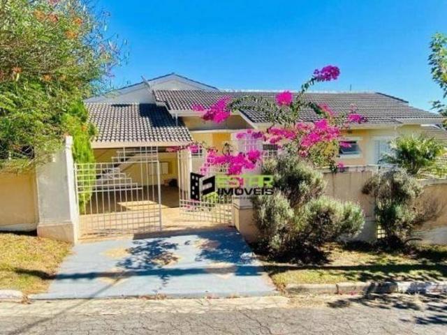 Ótima casa em condomínio tranquilo e com muito sol e privacidade? Essa é a casa perfeita!