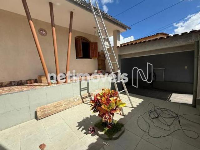 Ótima casa em local nobre do Glória