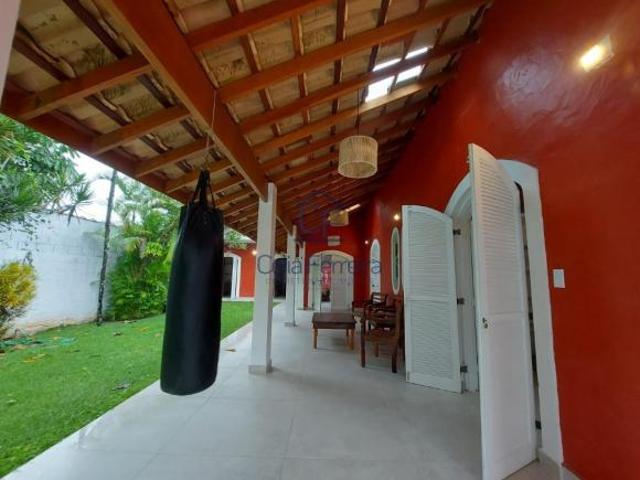 Ótima casa em localização privilegiada no miolo da Martim de Sá a 100m da praia