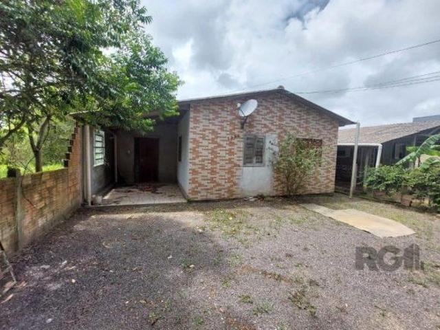 Ótima casa estilo sitio para quem quer tranquilidade, com 4 dormitórios, banheiro, sala de estar, co