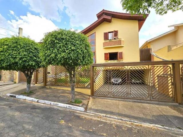 Ótima casa localizada em bairro residencial, ruas arborizadas e tranquilas, Parque dos Príncipes Z