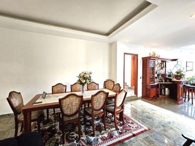 Ótima casa localizada em bairro residencial, ruas arborizadas e tranquilas, Parque dos Príncipes Zon