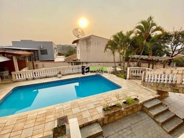 Ótima casa residencial ou comercial a venda próxima a Academia Lucena!