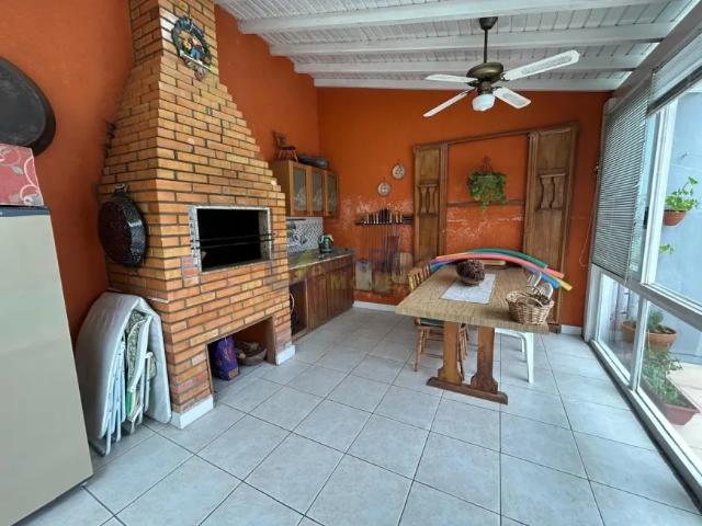 Ótima Casa Térrea à Venda no Bairro Jardim Planalto em Porto Alegre/RS