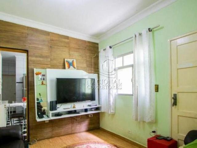 Ótima casa térrea à venda no Parque Capuava – 2 dormitórios, área gourmet e 2 va