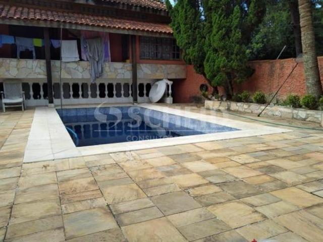 òtima Casa Térrea com Piscina