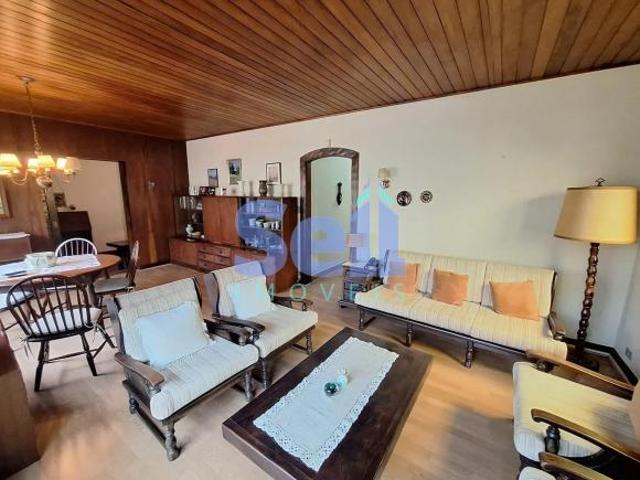 Ótima Casa Térrea de esquina à Venda IMPECÁVEL PRONTA PARA MORAR 176m² Útil e 350m² Terreno, 3