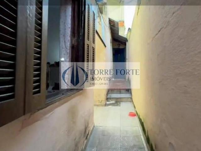 Ótima casa, 3 dormitorios,1 suíte, 2 vagas com uma edícula nos fundos