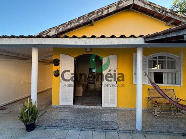 Ótima casa 3 dormitórios 2 suítes para venda no bairro do Rocio Cananéia / SP