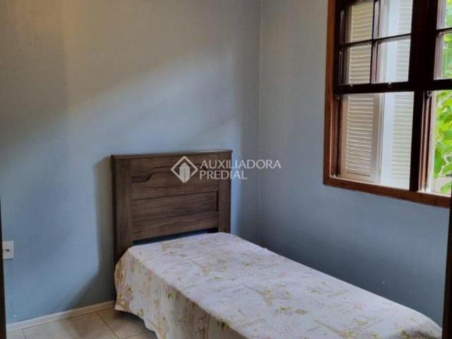 Ótima casa 3 dormitórios