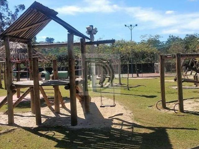ÓTIMA CASA 3 SUÍTES CONDOMÍNIO COM LAGO