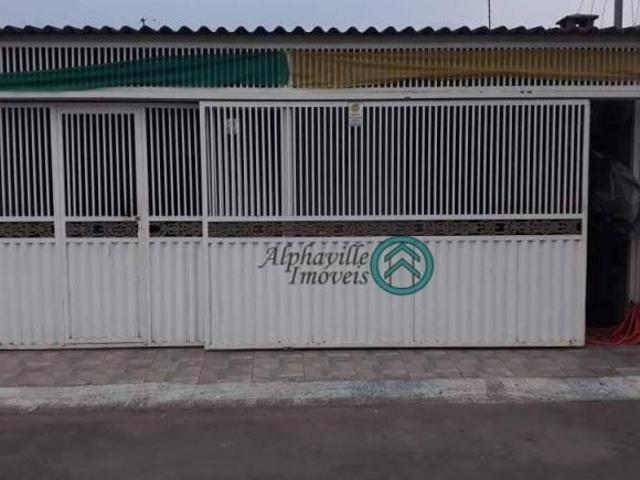 Ótima casa 3 Quartos sendo um com suite, garagem coberta