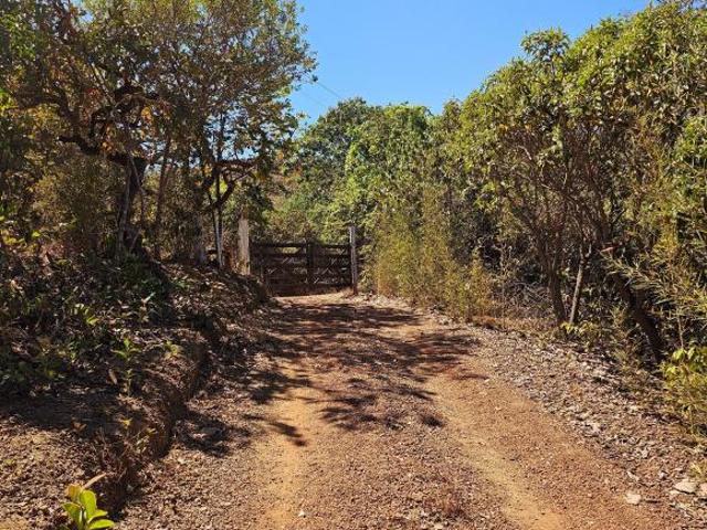 ÓTIMA CHÁCARA NA DF 190 KM 4 EM FRENTE O CLUBE GRAVATA 700M DE ESTADA DE CHÃO
