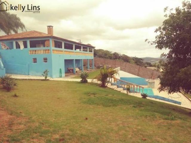 Ótima chácara com 03 dormitórios, piscina, churrasqueira, linda vista. Aceita negociação em Pinhalzi