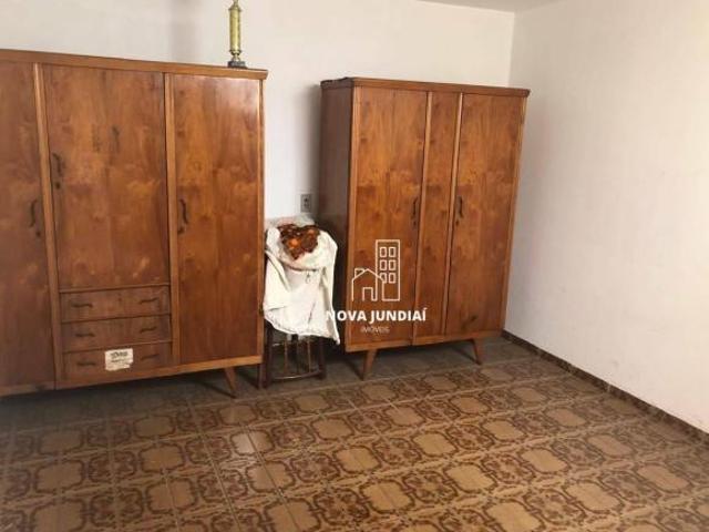 Ótima e espaçosa casa à venda