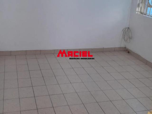 ótima Edicula no centro da cidade, fácil acesso a prefeitura e outros comércios,escolas, faculdades!