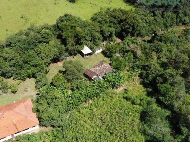 Ótima Fazendinha de 21 ha com boa estrutura e muita Água