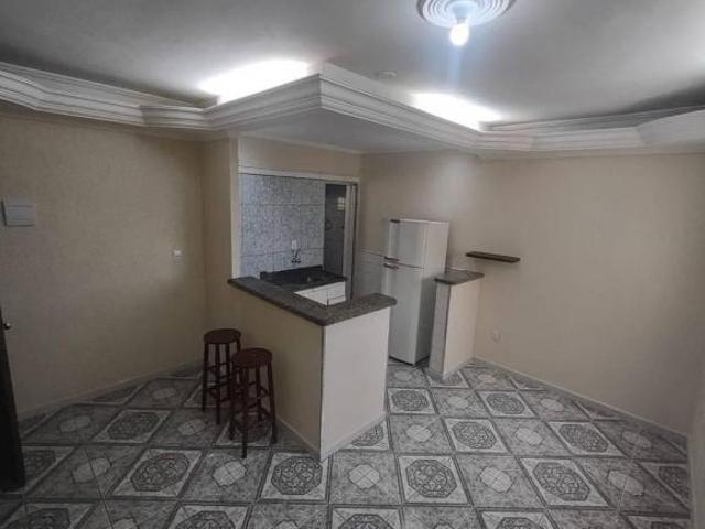 Ótima kitnet na Ocian, próximo aos comércios !
