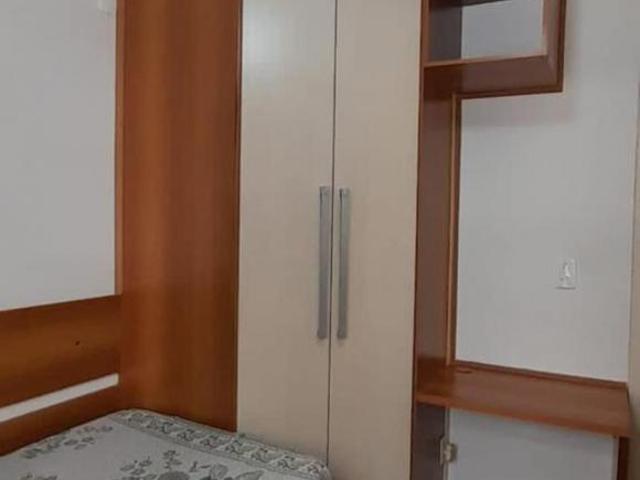 Ótima localização apto com 02 dorms, 01 suíte, 01 vaga, mobiliado !