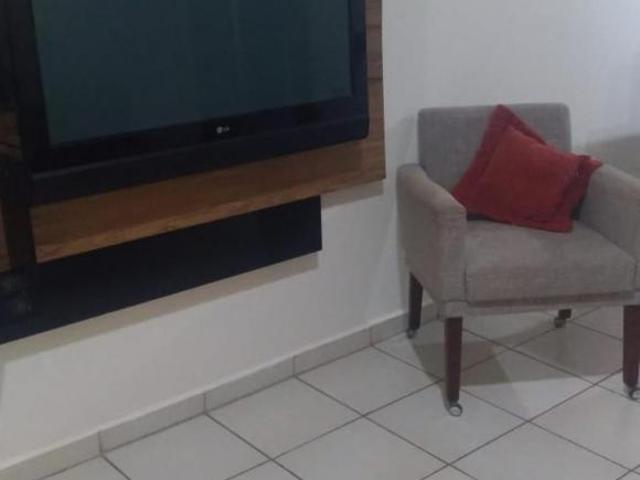 Ótima localização apto com 2 dorms, 2 banheiro, próximo das Praias e Comercio !