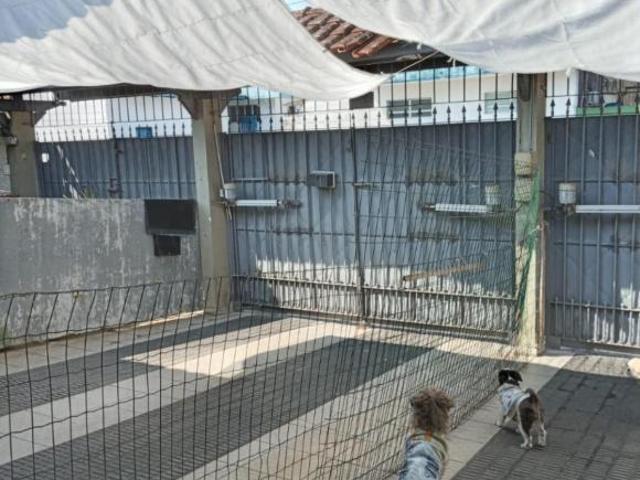 Ótima localização Excelente Casa Principal com 03 dorms, sendo 02 suítes, Edícula com mais 02 suítes
