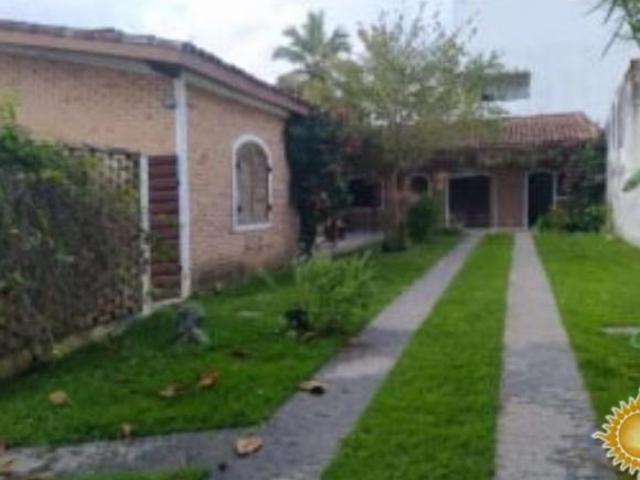 Ótima localização próximo da Orla do Itaguá !