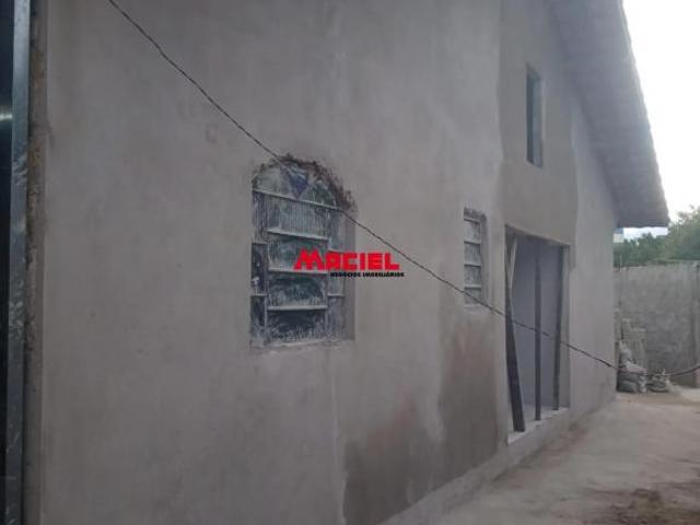 ÓTIMA OPORTUNIDADE, CASA NA ZONA SUL.