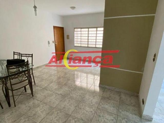 ÓTIMA OPORTUNIDADE Apartamento grande e bem localizado 78 m2, 2 dormitórios, 1 vaga