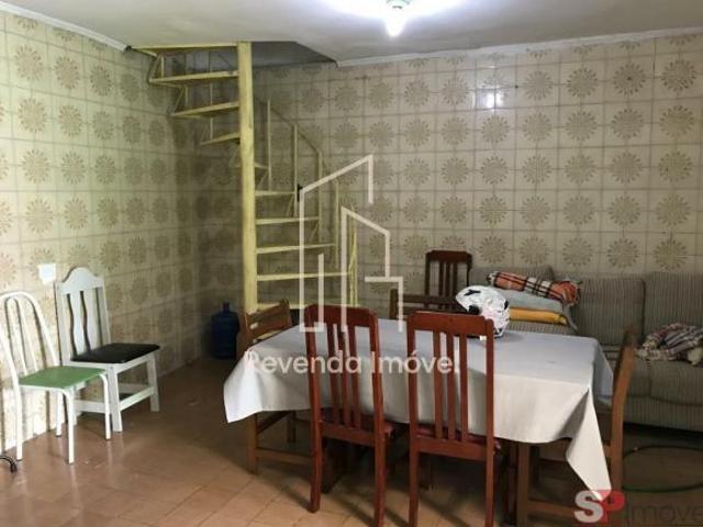 Ótima oportunidade de adquirir um sobrado com 3 dormitórios, 2 banheiros