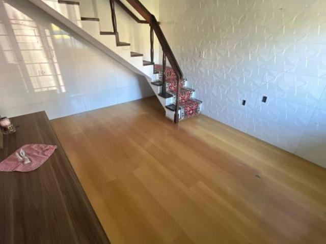 ÓTIMA OPORTUNIDADE – DUAS CASAS NO MESMO PÁTIO!