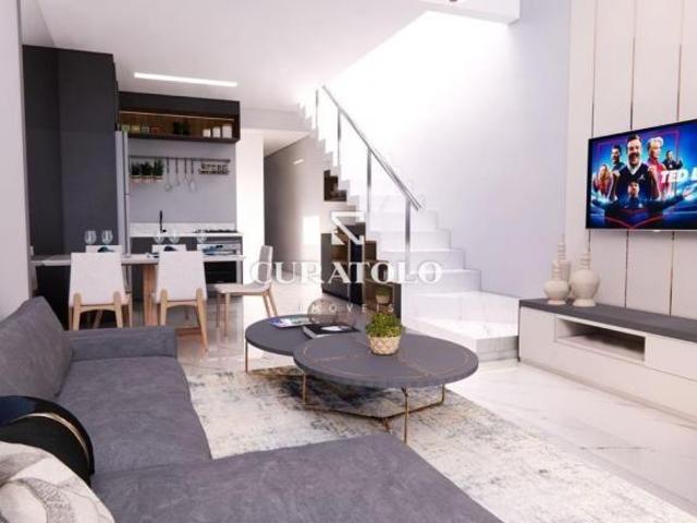 Ótima oportunidade para seu novo e belíssimo lar em Santo André! Sobrado de 180 m2 com 3 dormitórios