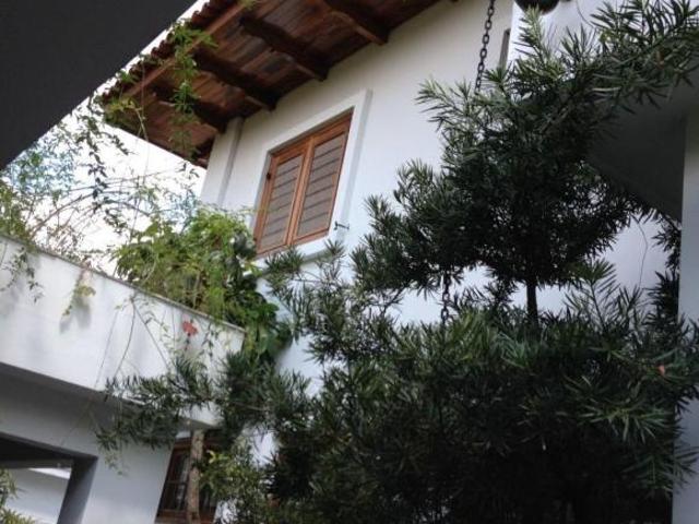 ÓTIMA RESIDENCIA NO MORUMBI EM RUA FECHADA