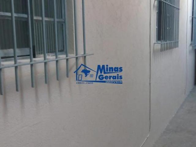 ÓTIMA RESIDÊNCIA NO MORUMBI! VENDE SE!