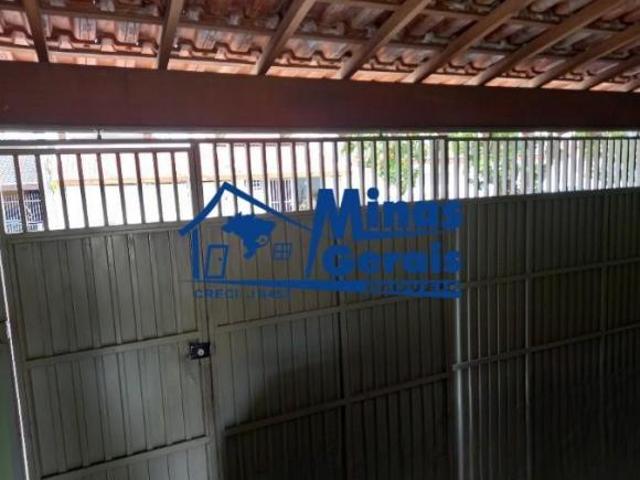 ÓTIMA RESIDÊNCIA NO BOSQUE DOS IPÊS, VENDE E PERMUTA!