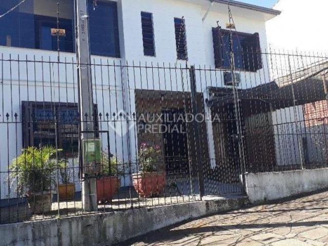 Ótima residência no Partenon, terreno de 12 X 28