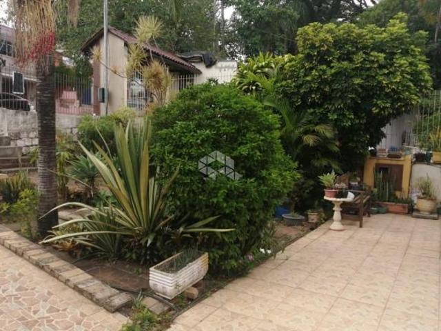 Ótima residência com 3 dormitórios