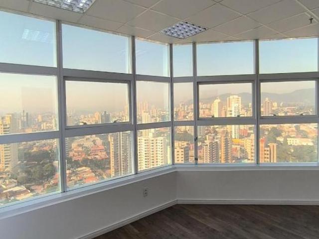 ÓTIMA SALA NO EDIFÍCIO COMERCIAL GOLDEN OFFICE DE 39 M² COM PISO LAMINADO E VISTA PARA A SERRA DO JA