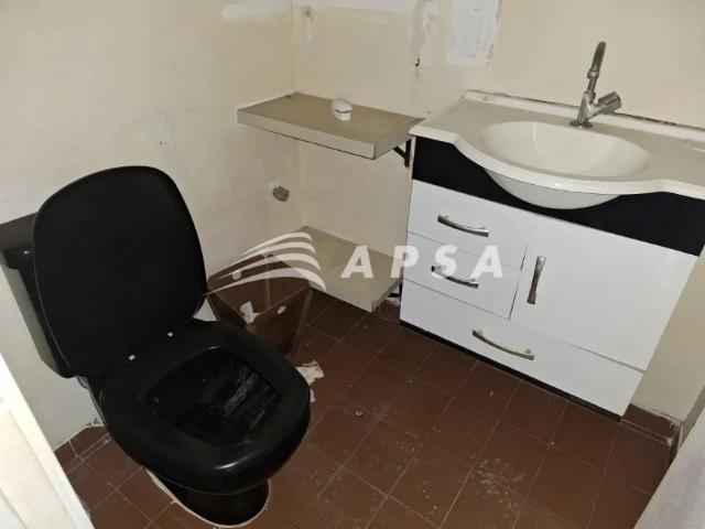 Ótima sala comercial com localização estratégica no centro do rio próximo às principais avenidas e c