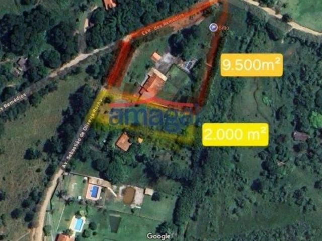 Ótimo terreno c/ 2.500m2. c/ riachozinho nos fundos a 1.500 metros da DUTRA