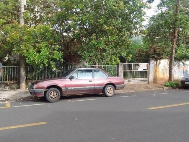 Ótimo terreno com 20 metros de frente na Vila Imperial