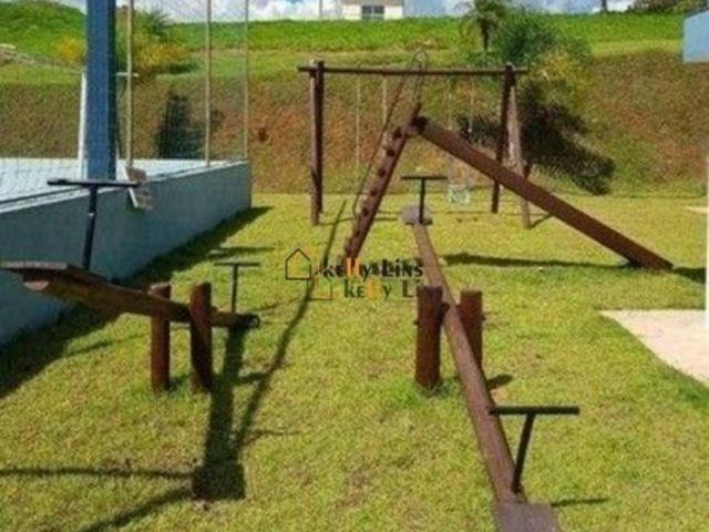 Ótimo terreno com 328,39 m², em condomínio fechado, com quadra poliesportiva, playground, excelente