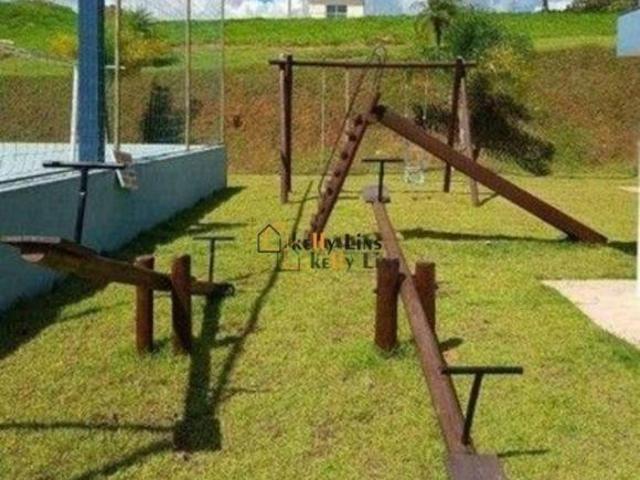 Ótimo terreno com 354,42 m², em condomínio fechado, com quadra poliesportiva, playground, excelente