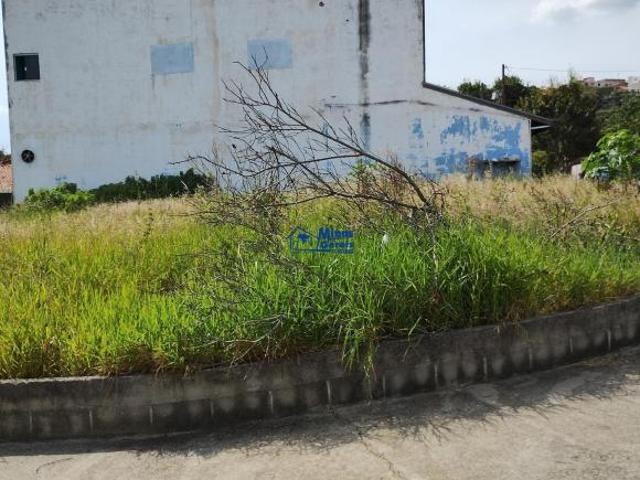 ÓTIMO TERRENO DE ESQUINA NO BAIRRO VILA DAS FLÔRES!
