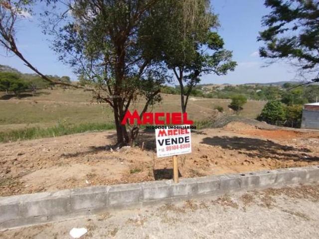 Ótimo terreno de 180 m2 Jardim Nova República leve declive