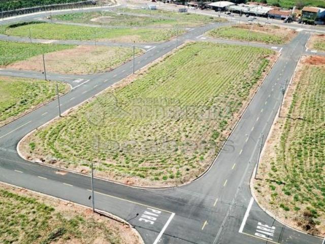 Ótimo terreno de 200m² no Colina Azul