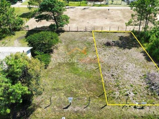 Ótimo terreno de 360m² a poucas quadras do mar e com todas as documentações em dia