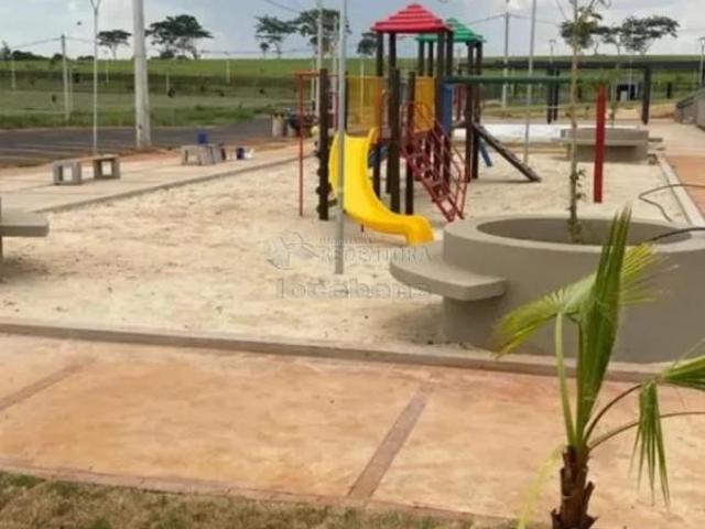 Ótimo Terreno em Condomínio para Venda com 300m² Quinta do Lago Lac Léman