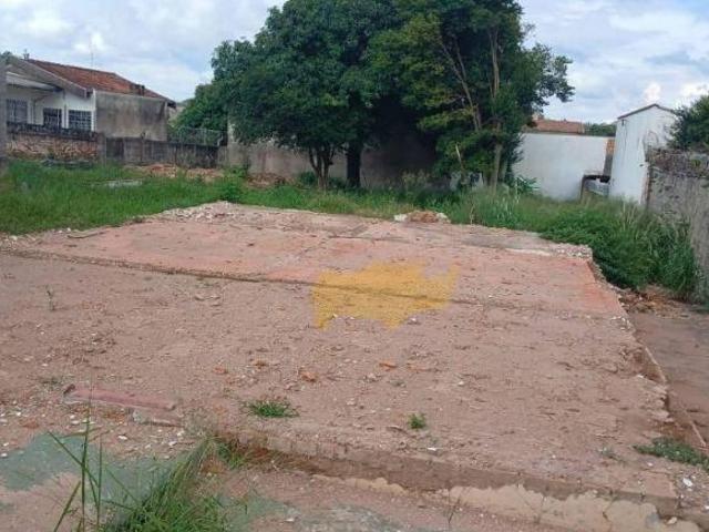 Ótimo terreno, em excelente localização de 884,6 m²