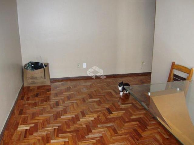 apartamento 02 dormitórios, ensolarado, bairro Menino Deus próximo Beira Rio